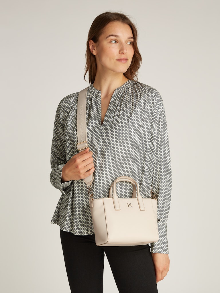 TH SOFT LOGO MINI TOTE | Taschen | Accessoires | Damen | Stackmann ...